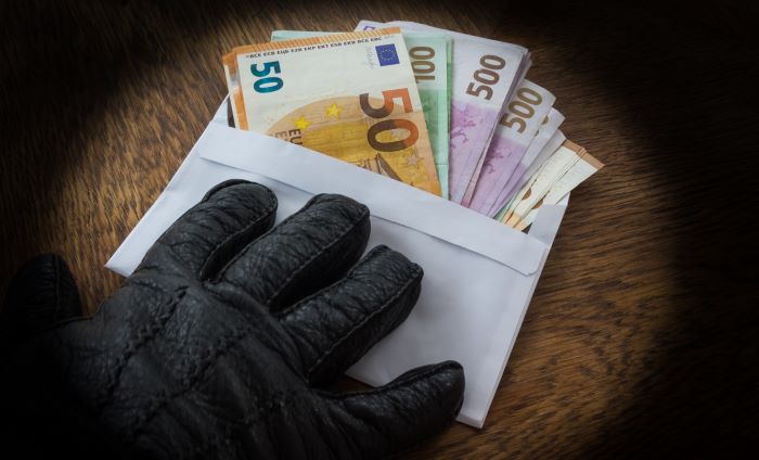 ‘Criminelen kochten honderden Amsterdamse woningen via hypotheekfraude ...